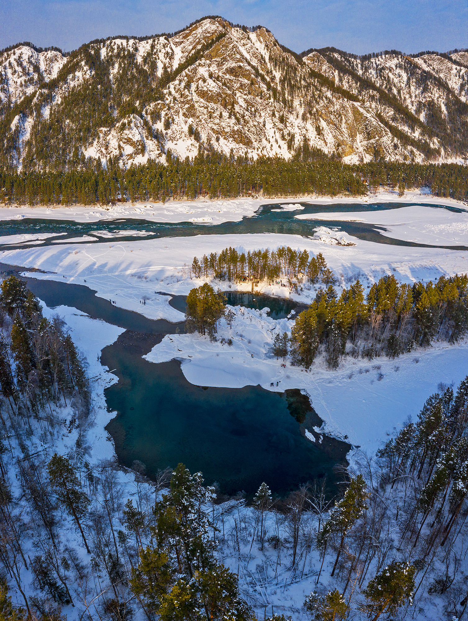 Winter journey to the Altai mountains